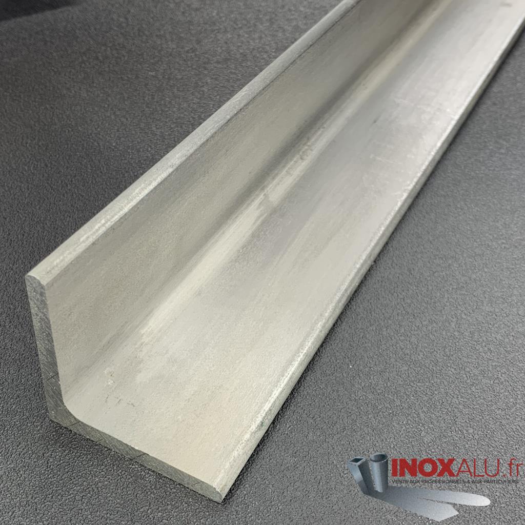 Cornière Inox 80 x 80 x 8 316L Marine, barre en angle.